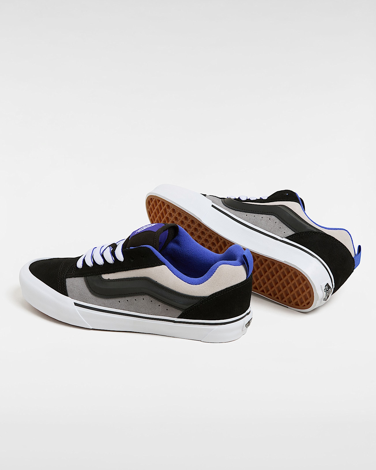 Knu Skool Shoes in Black| Vans UK