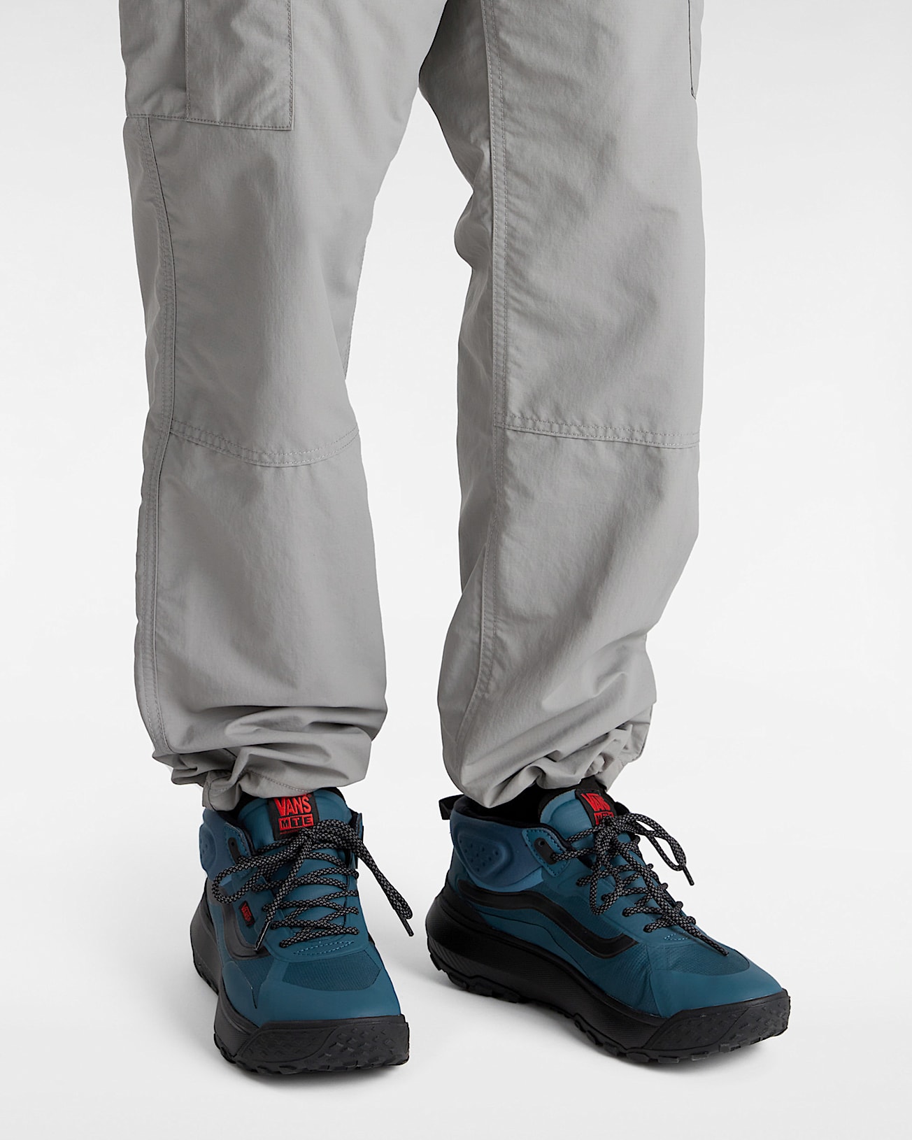 MTE Crosspath Mid Shoes in Blue| Vans UK