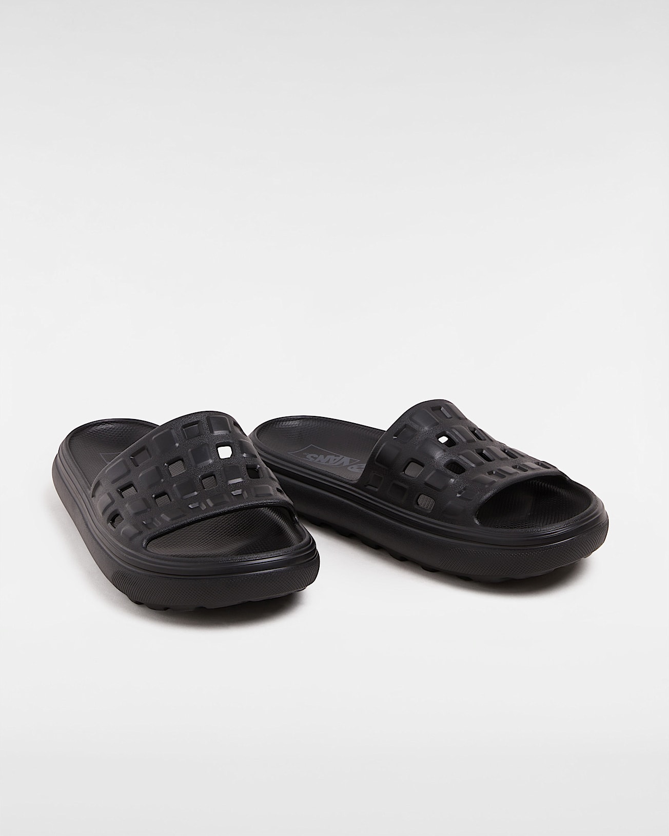 Slide-On VR3 Sliders in Black| Vans IE