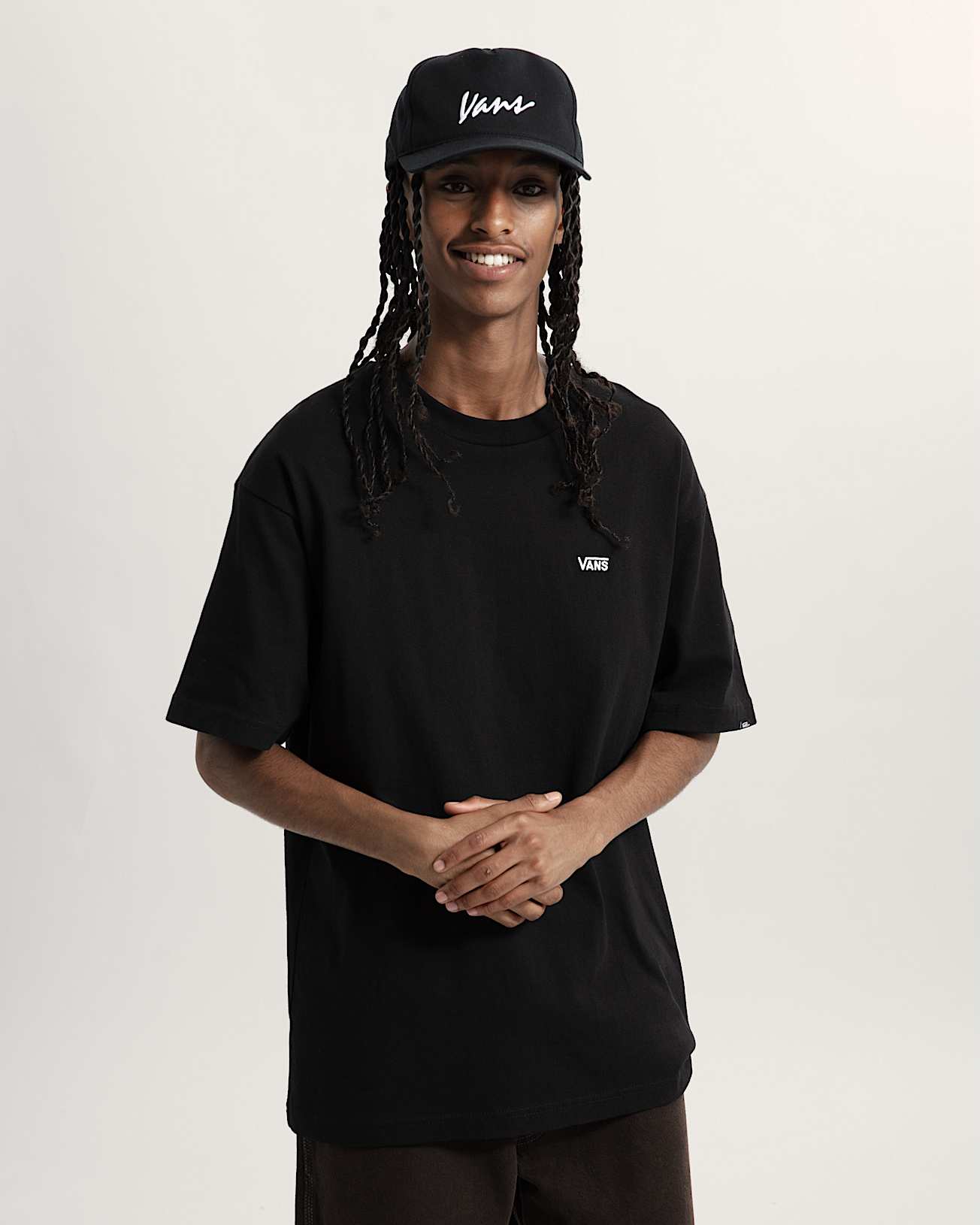 Left Chest II Logo T-Shirt in Black| Vans UK