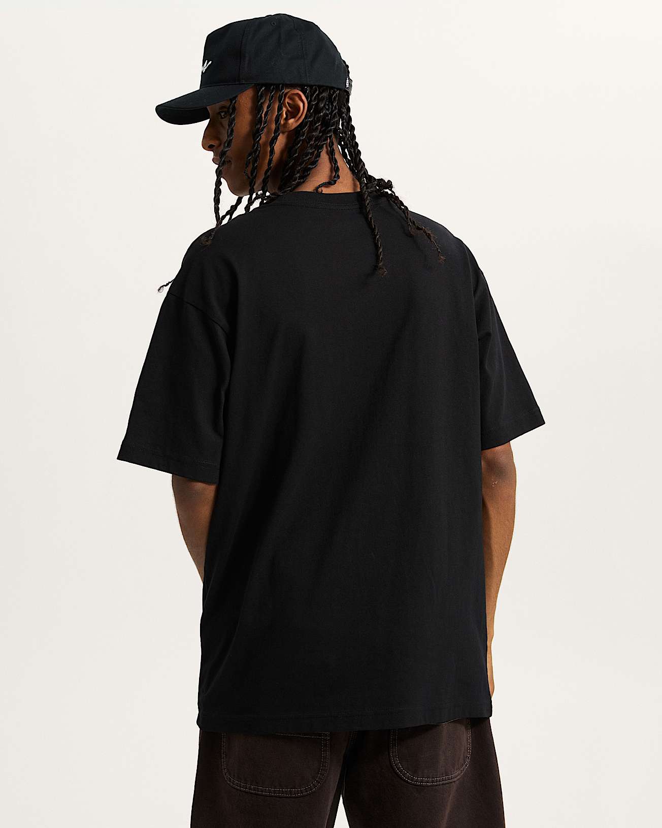 Left Chest II Logo T-Shirt in Black| Vans IE
