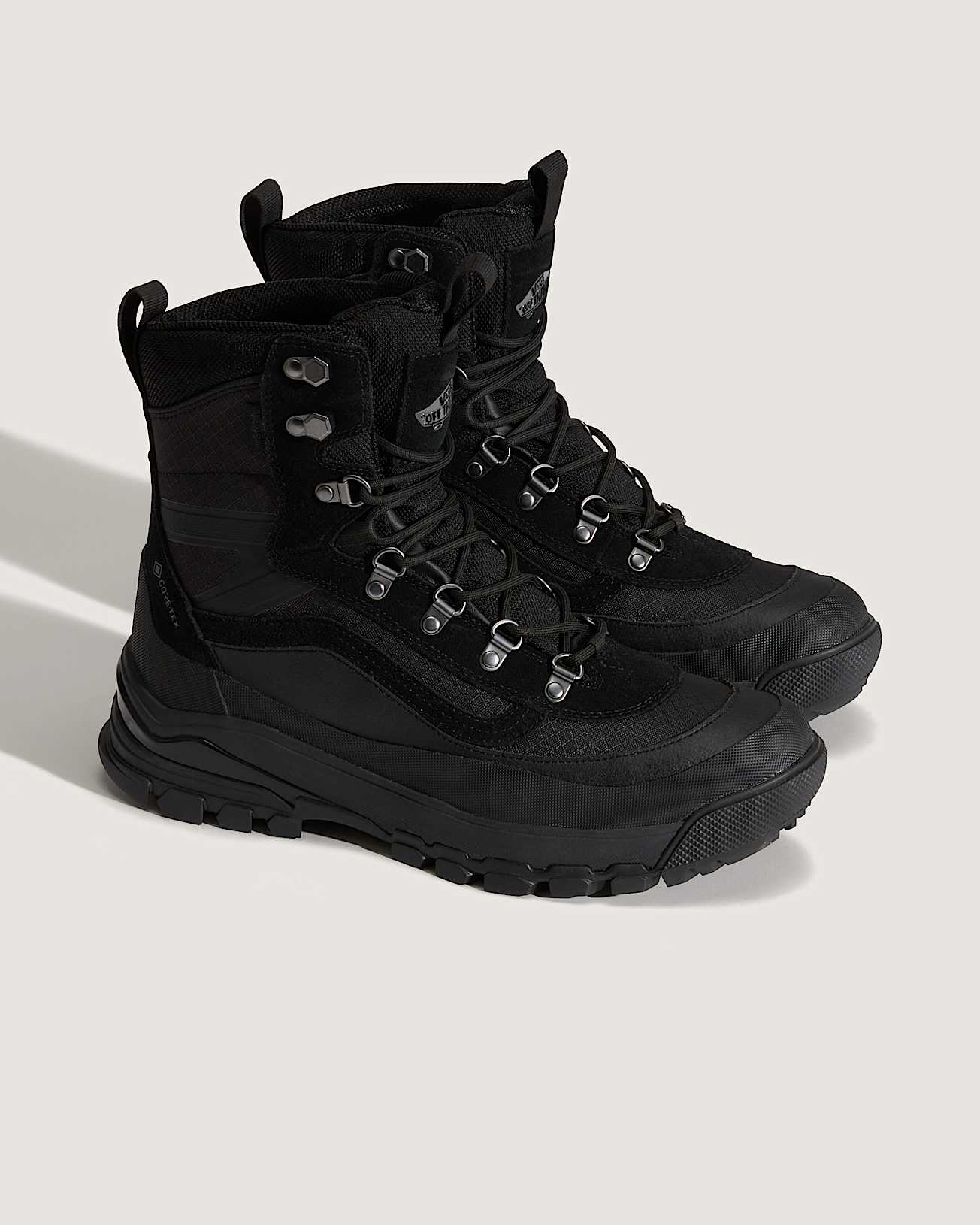 Snow-Kicker GORE-TEX Boots in Black| Vans FI