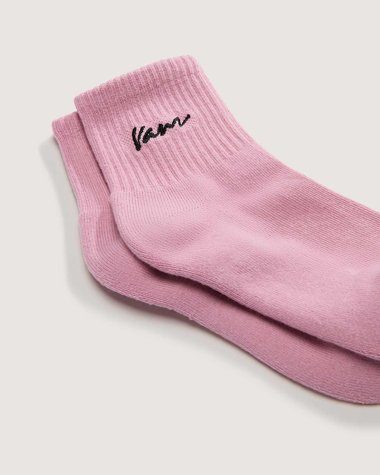 Kids Classic Script Half Crew Socks (1 pair) in Pink| Vans SE