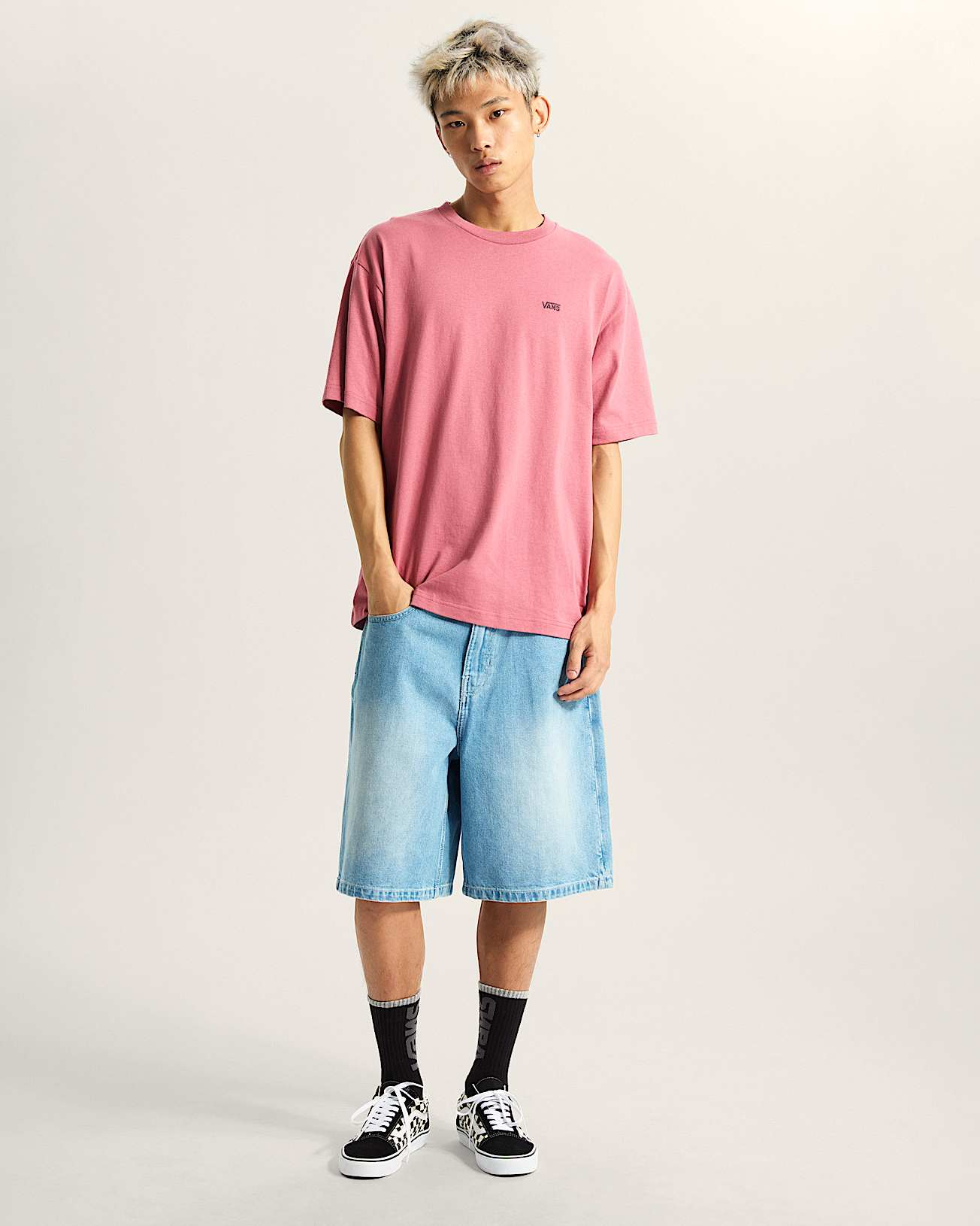 Left Chest Ii T-Shirt in Pink| Vans UK