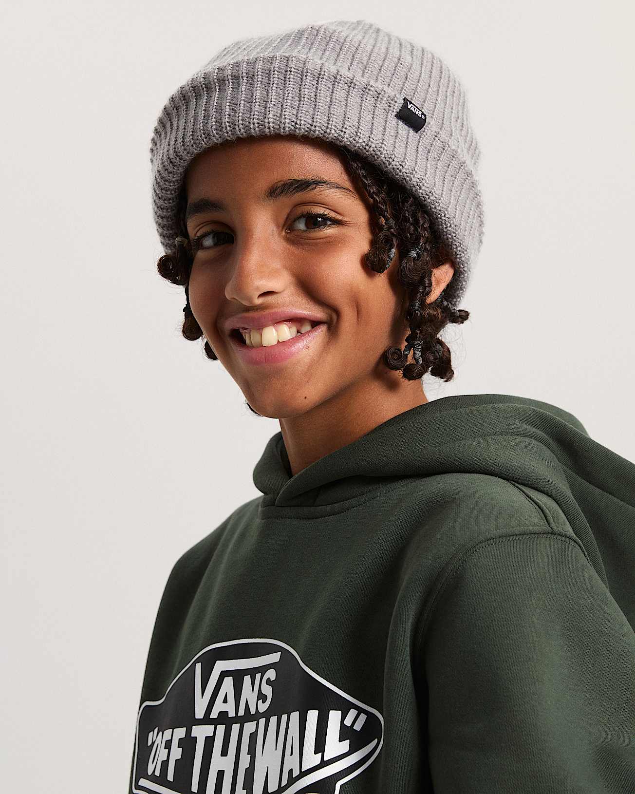 Kids Core Basic Cuff Beanie in Grey| Vans IE