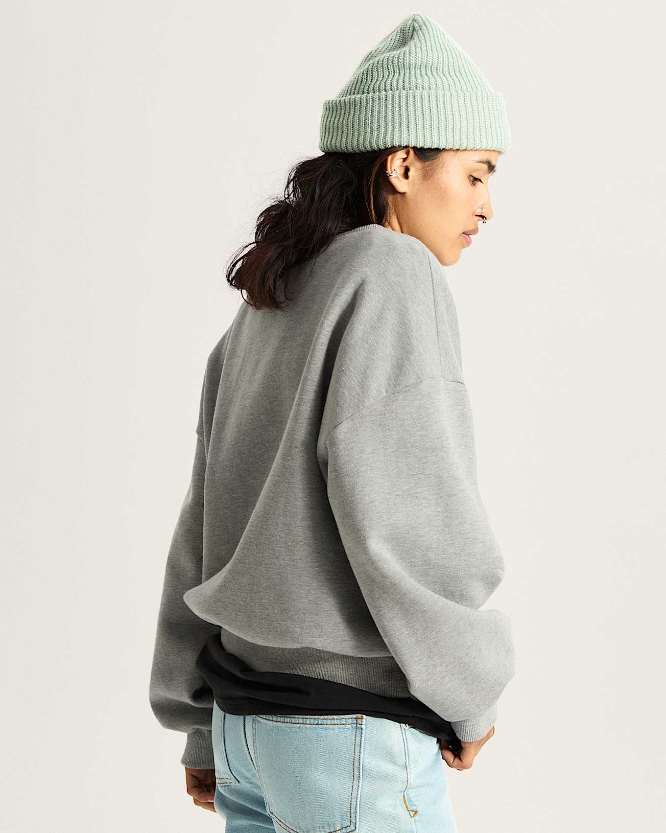 Upworn Retro Crew Sweatshirt in Grey| Vans UK