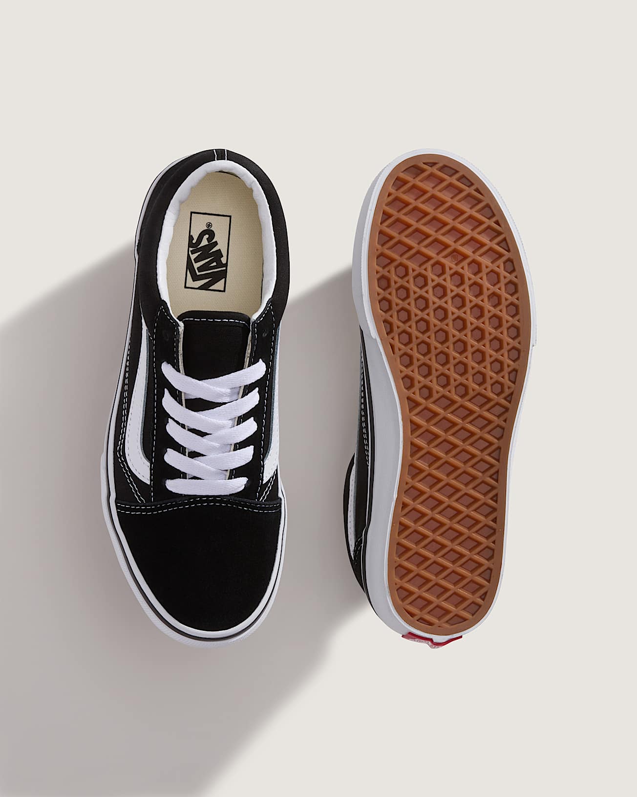 Youth Old Skool Shoes (8-14 Years) in Black| Vans UK